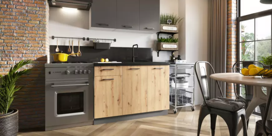 Lofto virtuvė su moteriška elegancija | Merkury Market